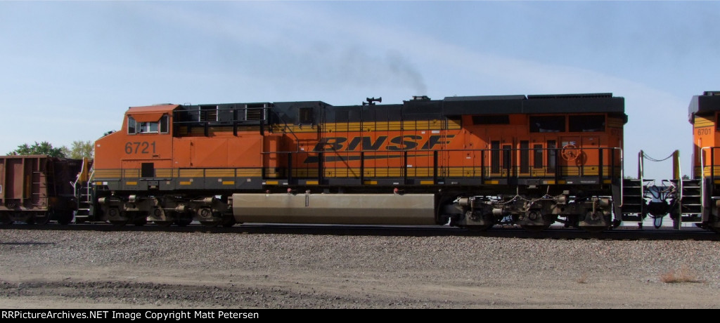 BNSF 6721